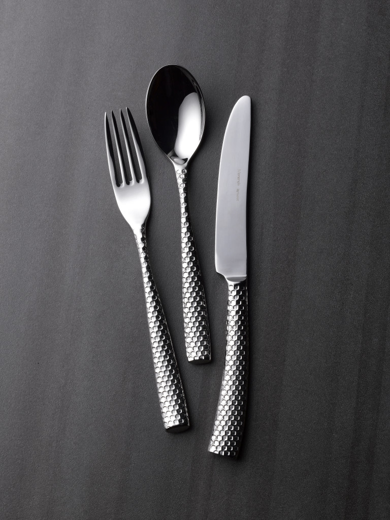 MONARCH RULES THE TABLETOP - Luxury Hospitality Magazine