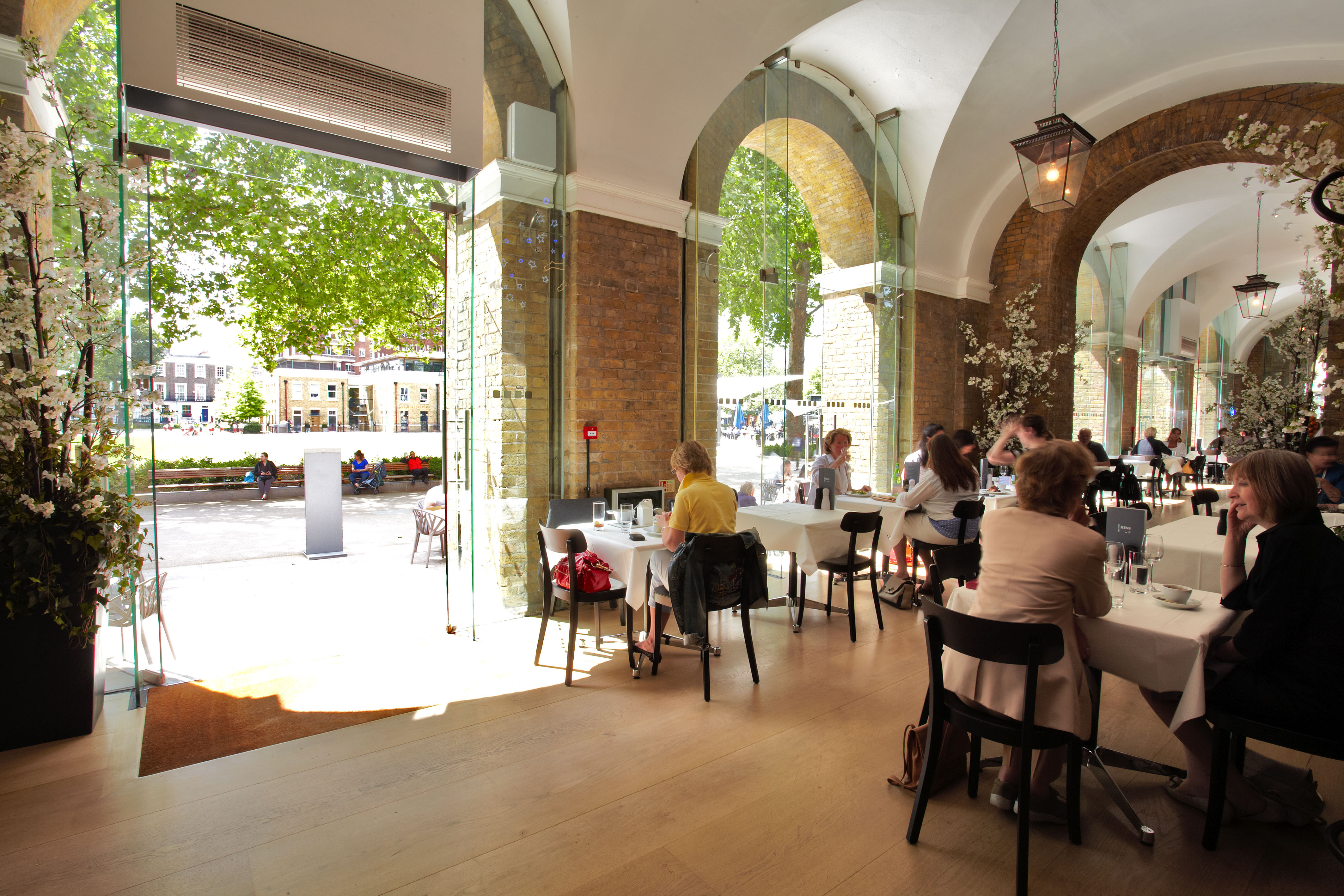 Restaurant gm Luxury Hospitality Magazine restaurant-gm-luxury-hospitality-magazine