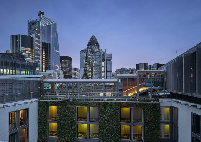 Literally raising the roof: At Hilton’s brand new Tower of London bar ...